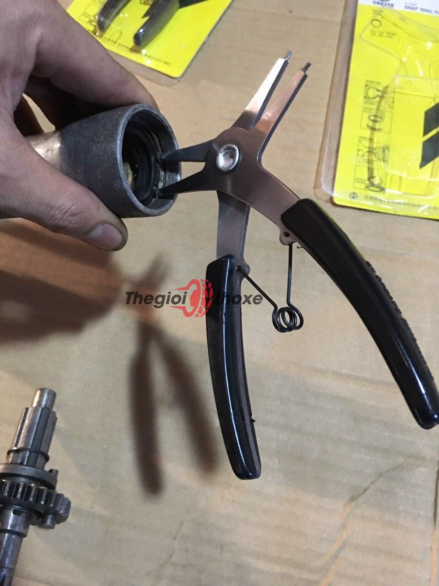 Kìm mở phe đa năng (mở phe trong, phe ngoài) - Tiện lợi 2 trong 1